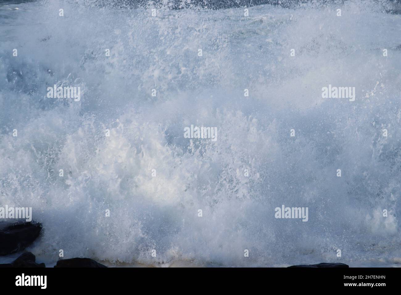 Wind-blown, stormy waves Stock Photo - Alamy