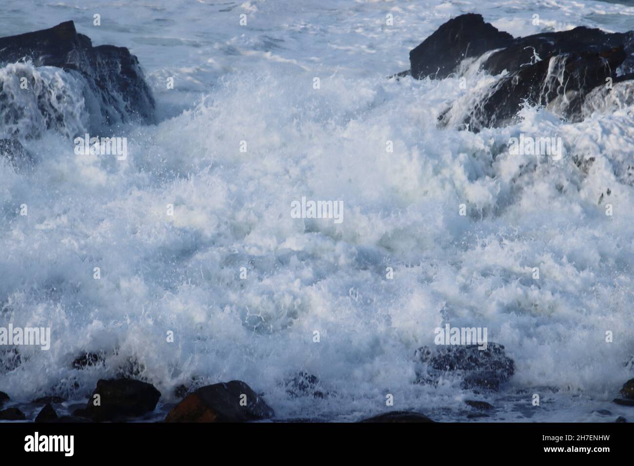 Wind-blown, stormy waves Stock Photo - Alamy