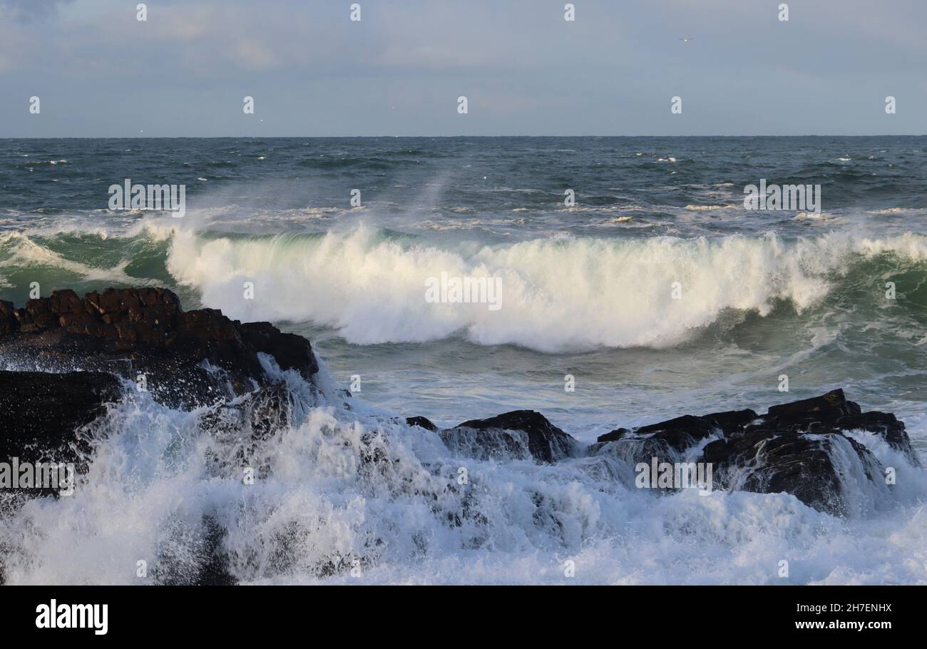 Wind-blown, stormy waves Stock Photo - Alamy