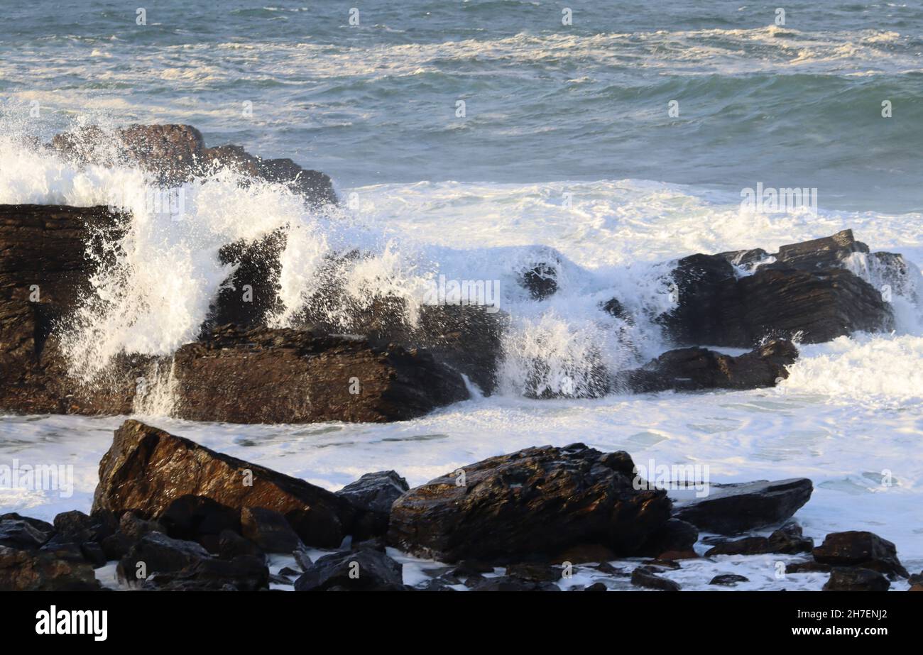 Wind-blown, stormy waves Stock Photo - Alamy