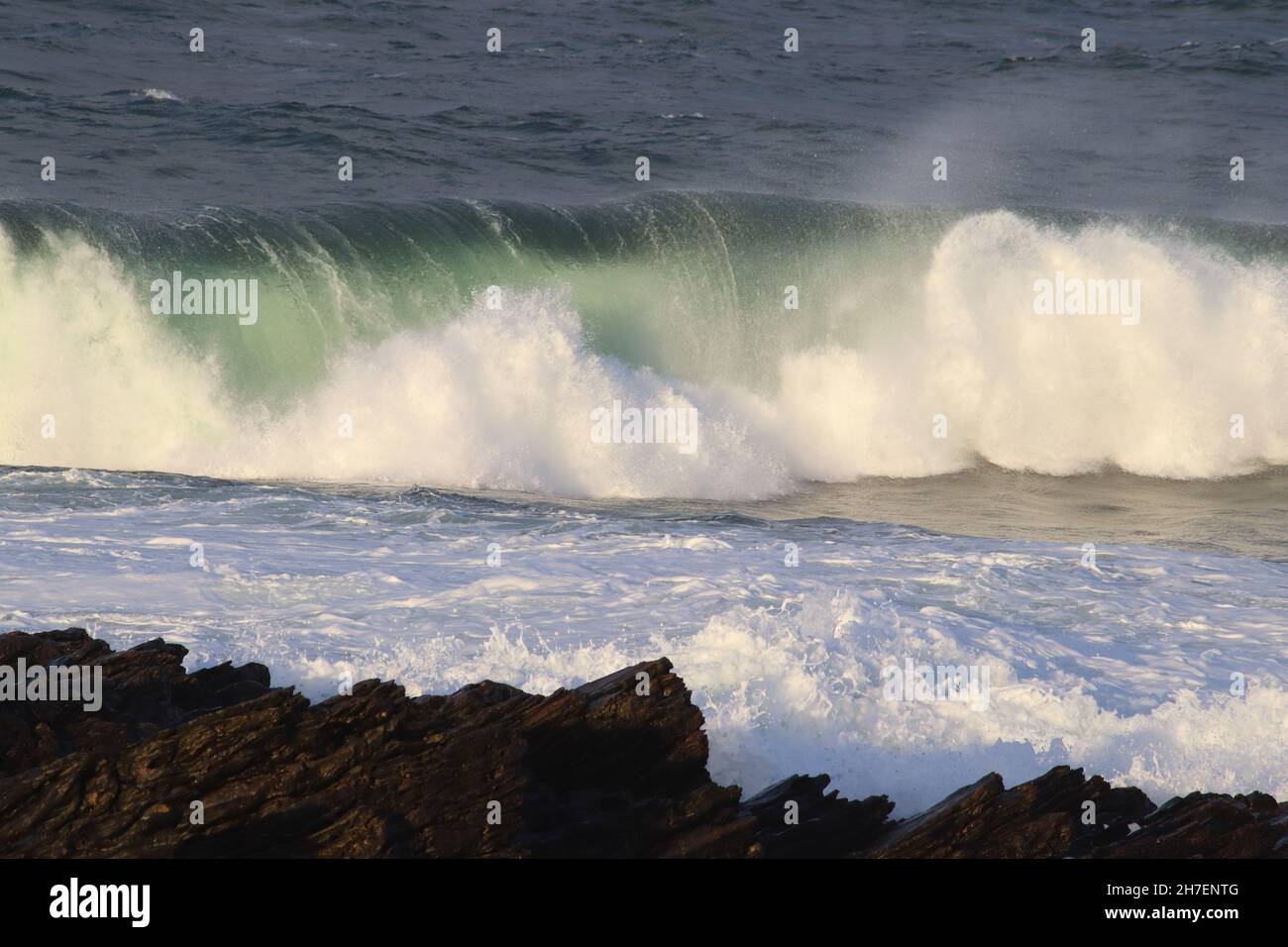 Wind-blown, stormy waves Stock Photo - Alamy