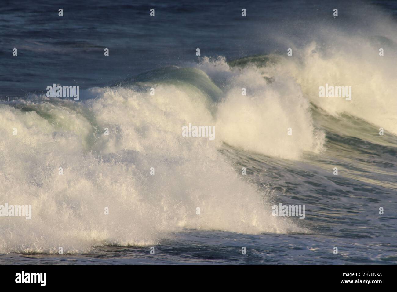 Wind-blown, stormy waves Stock Photo - Alamy