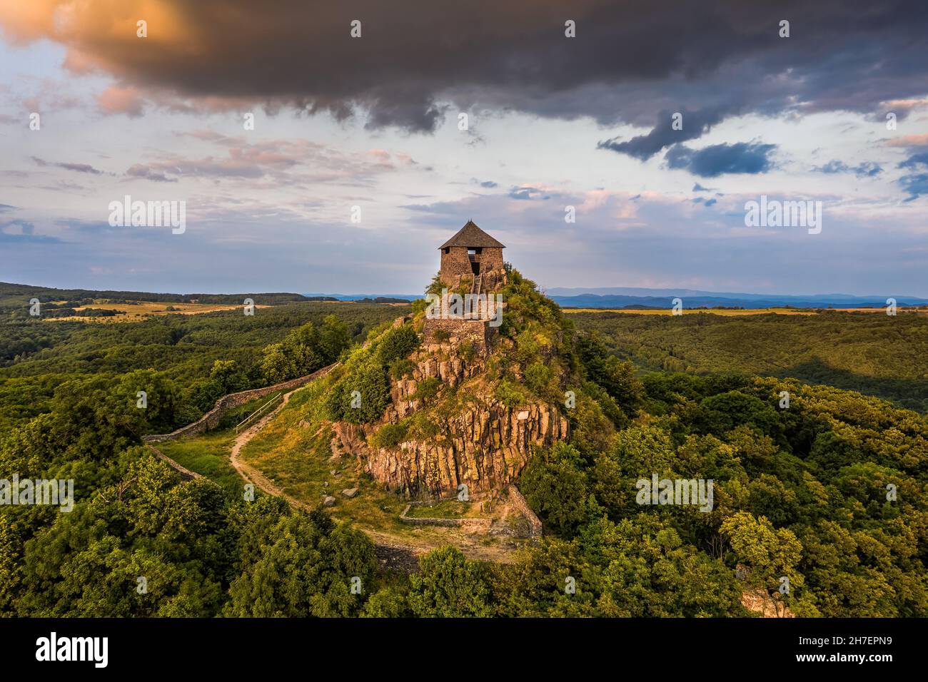Castle of salgo hi-res stock photography and images - Alamy