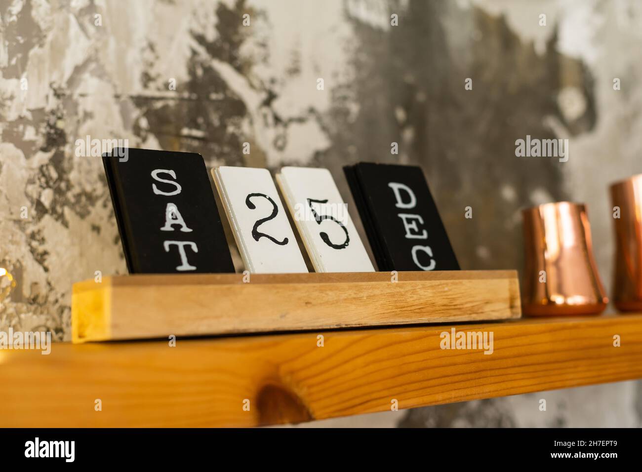Xmas cube calendar hi-res stock photography and images - Alamy
