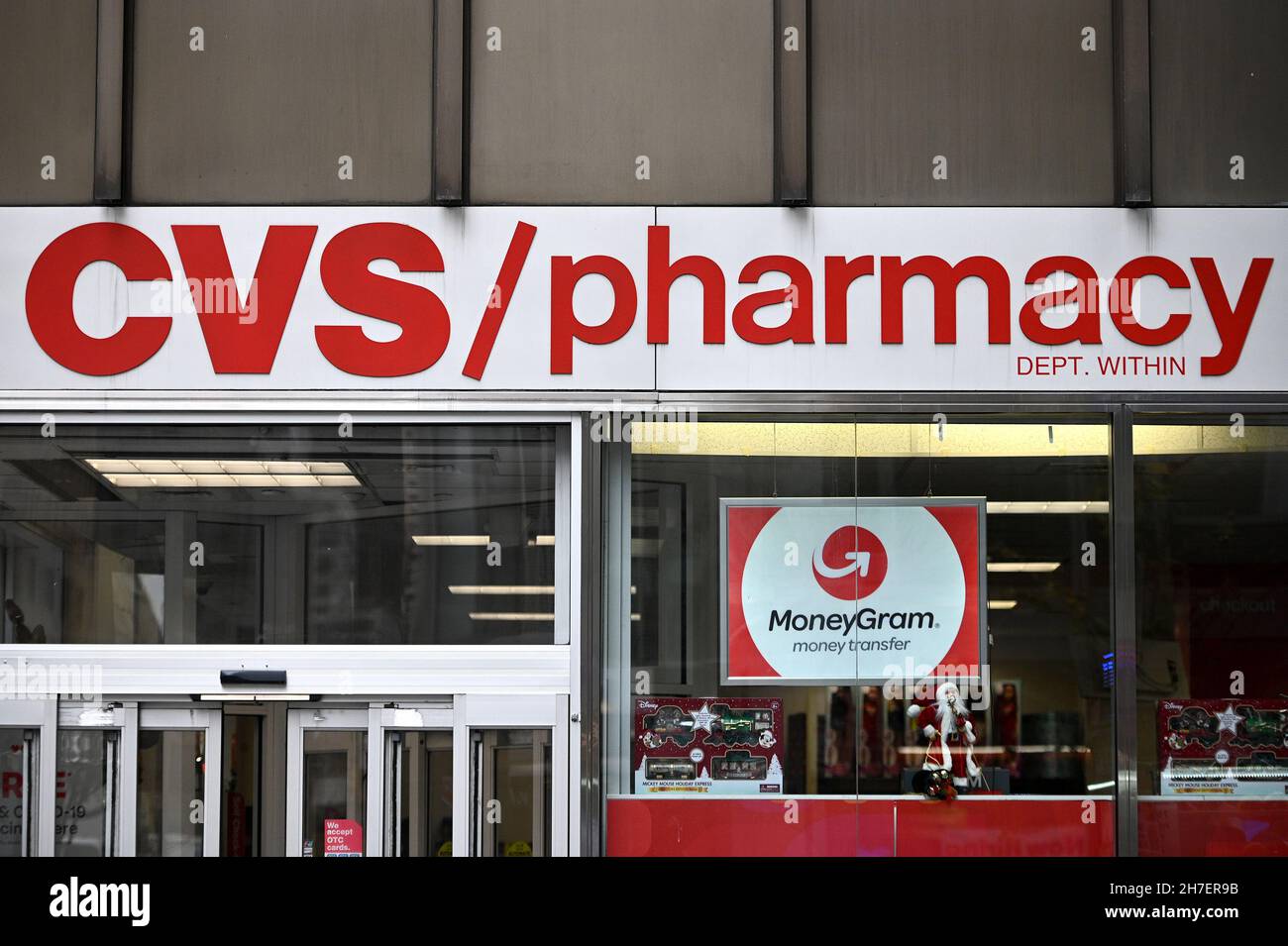 Closing 900 stores hi-res stock photography and images - Alamy