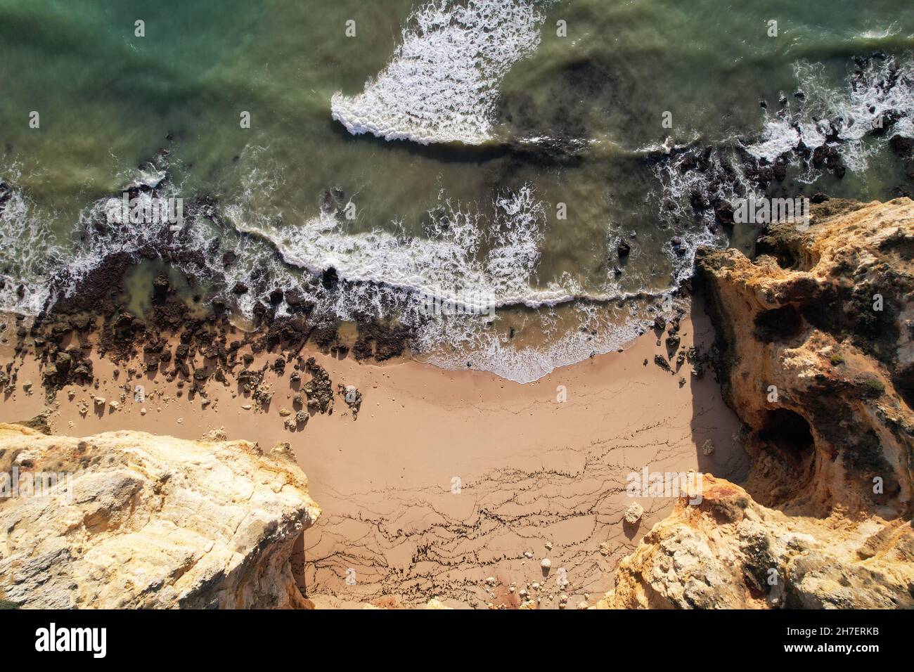 Beach and waves from top view. Turquoise water background. Summer ...