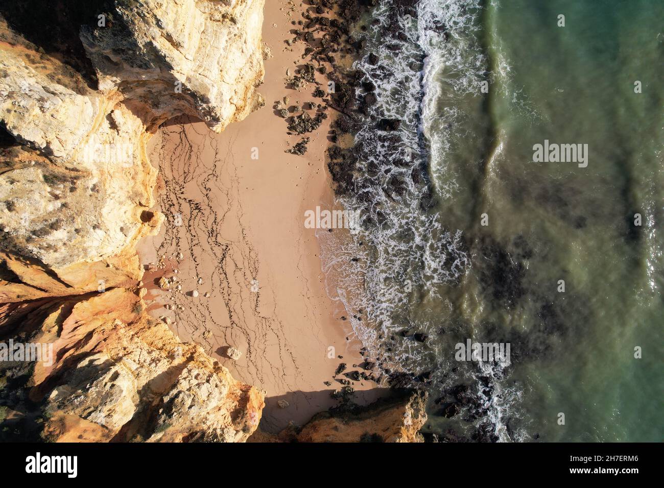 Beach and waves from top view. Turquoise water background. Summer ...