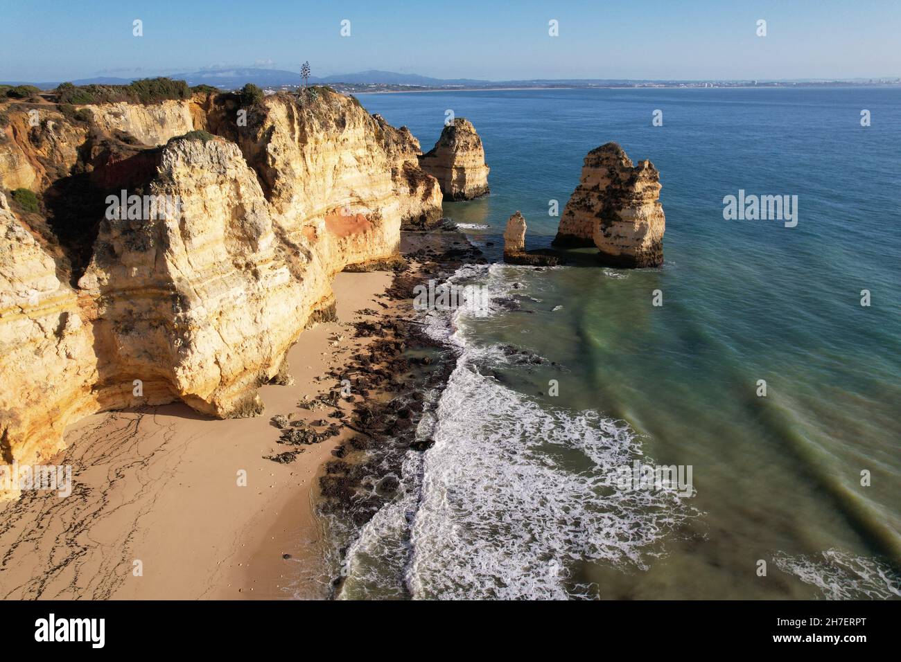 Beach and waves from top view. Turquoise water background. Summer ...