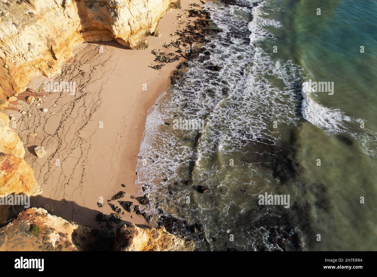 Beach and waves from top view. Turquoise water background. Summer ...
