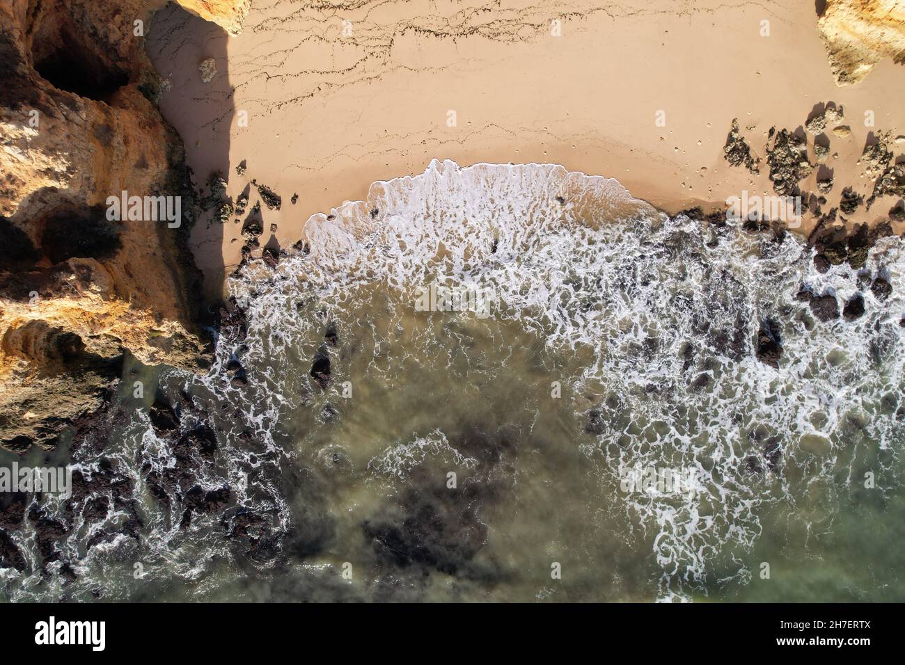 Beach and waves from top view. Turquoise water background. Summer ...