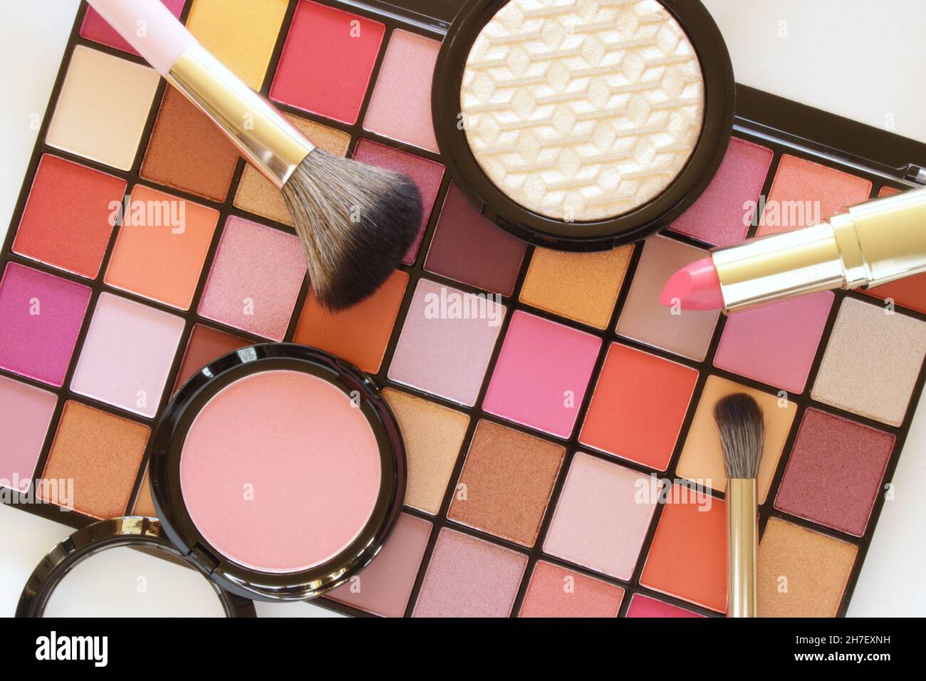 Compacts hi-res stock photography and images - Alamy