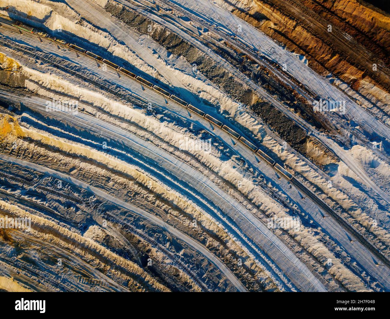 Excavator dumper processing plant hi-res stock photography and images ...