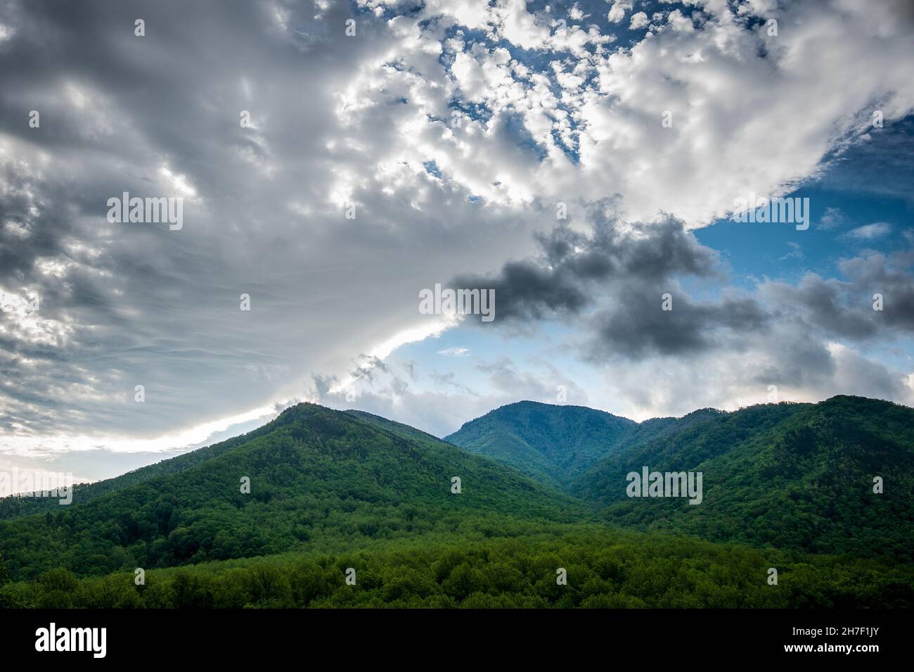 Beautiful landscape of Great Smoky Mountains National Park in Tennessee ...