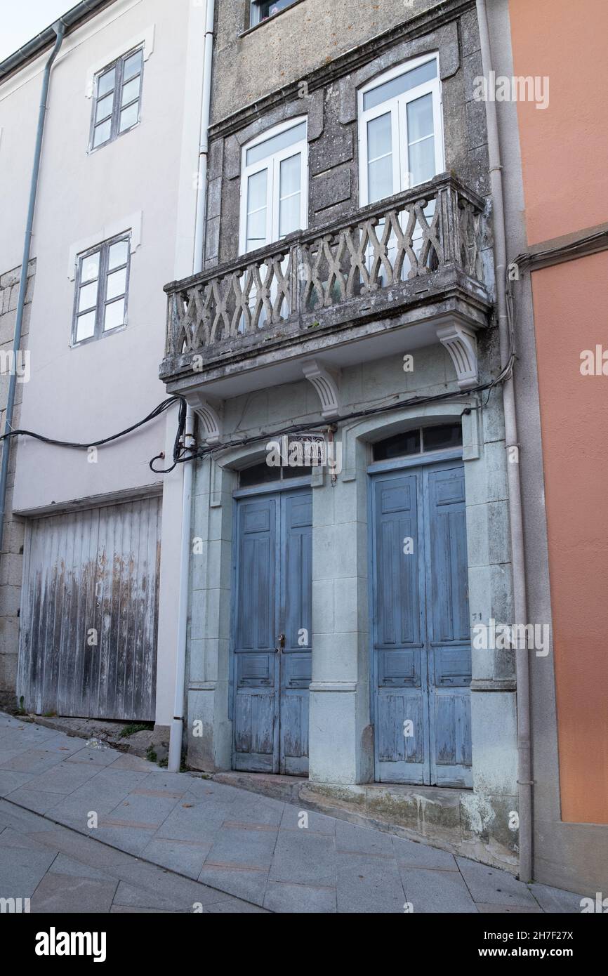 Vertical shot exterior old hi-res stock photography and images - Alamy
