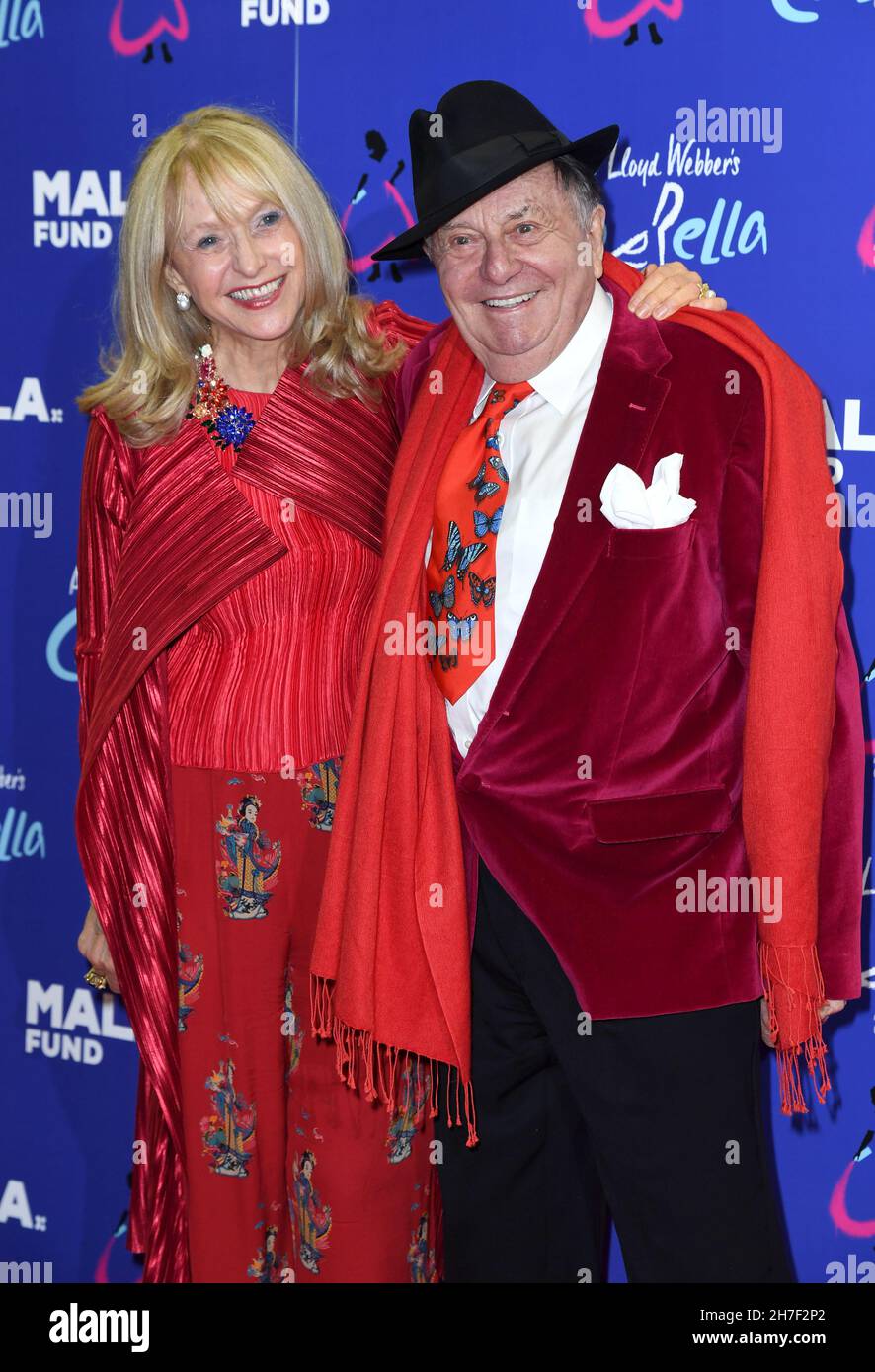 November 22nd, 2021, London, UK. Elizabeth Spender and Barry Humphries ...