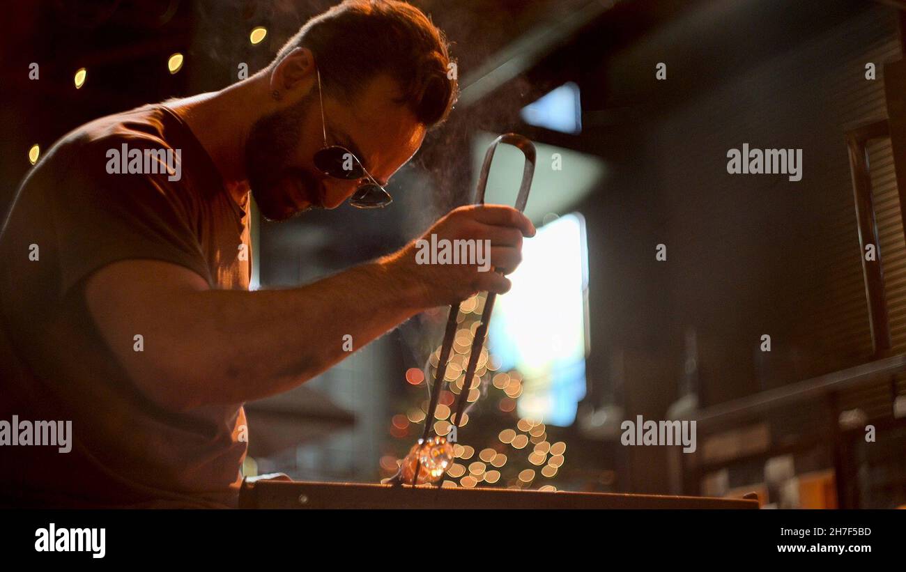 BLOWN AWAY: CHRISTMAS, contestant/glass blower Alexander Rosenberg ...