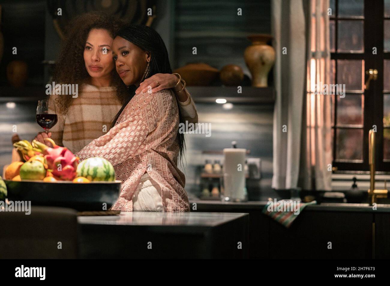 YELLOWJACKETS, from left: Tawny Cypress, Rukiya Bernard, 'Heart-Shaped ...