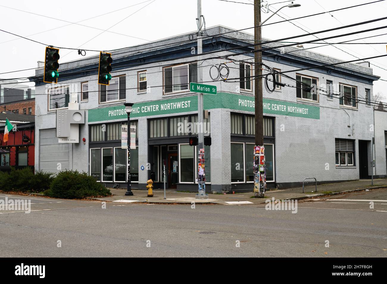 Street light poles hi-res stock photography and images - Alamy