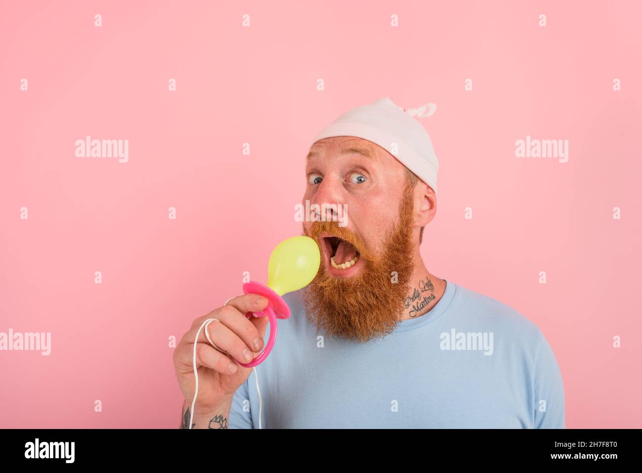 Newborn with pacifier hi-res stock photography and images - Alamy