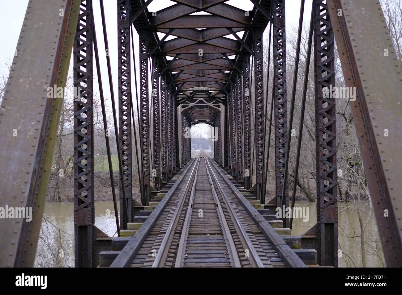 Suspension railway train metal bridge hi-res stock photography and ...
