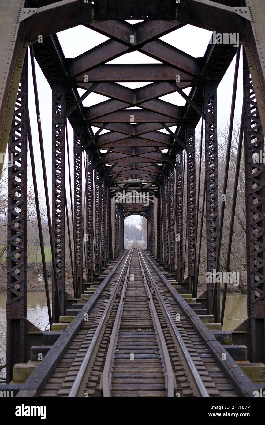 Suspension railway train metal bridge hi-res stock photography and ...