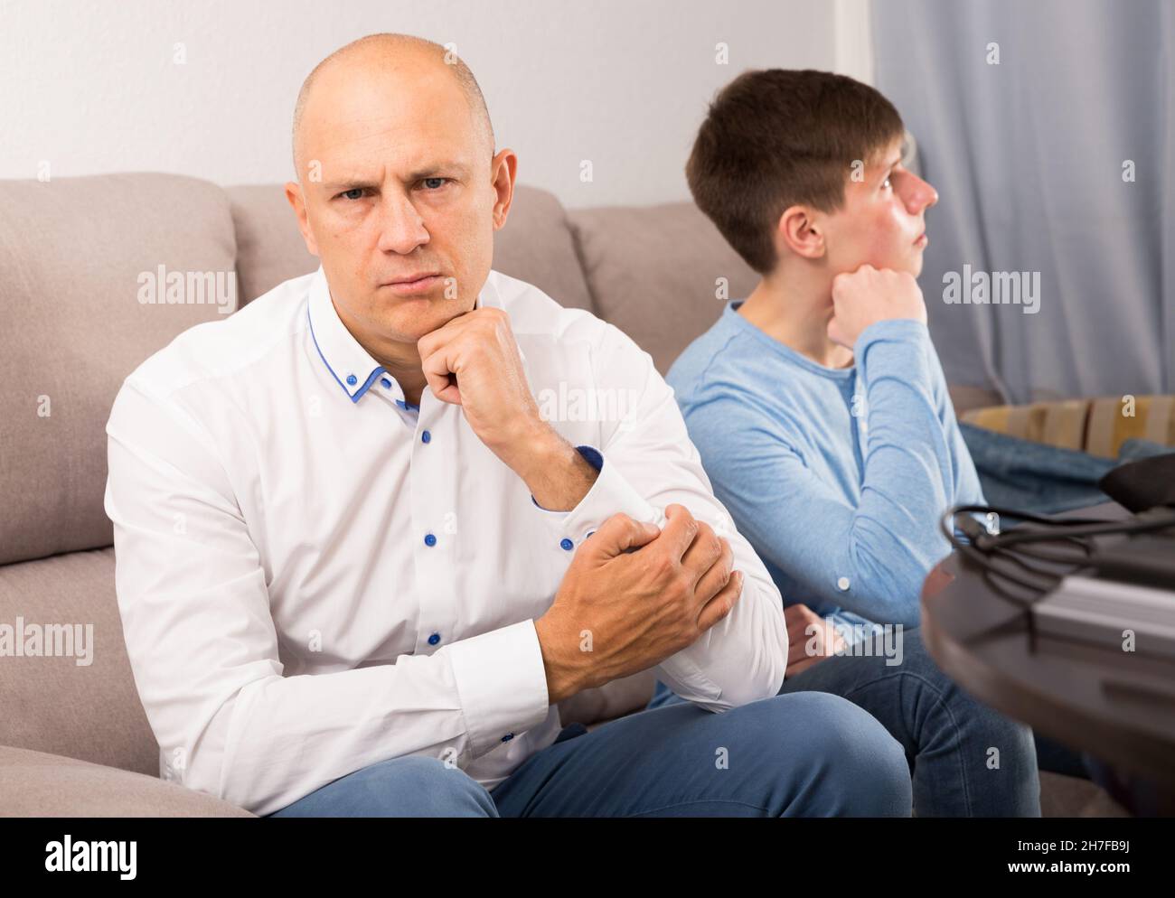 Family father argument table hi-res stock photography and images - Alamy
