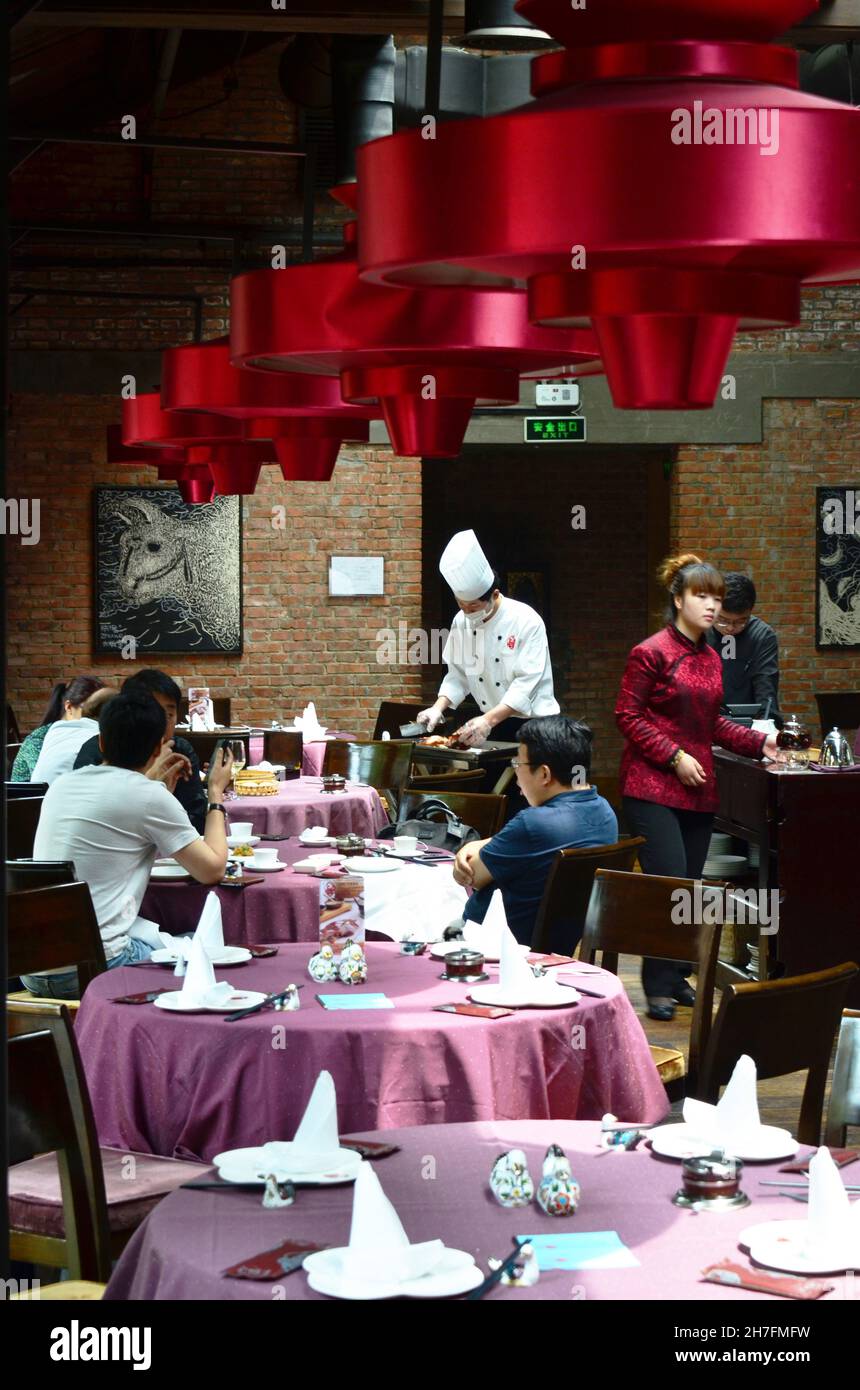 CHINA. BEIJING. THE RESTAURANT DUCK DE CHINE HAS THE BEST PEKINESE DUCK ...