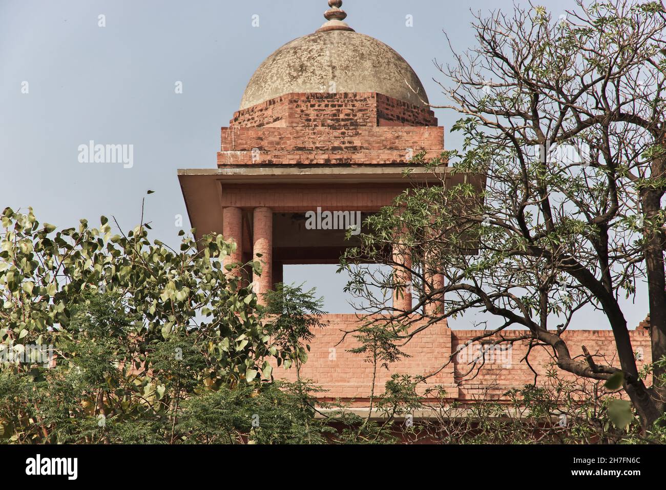 University building in Lahore, Punjab province, Pakistan Stock Photo ...
