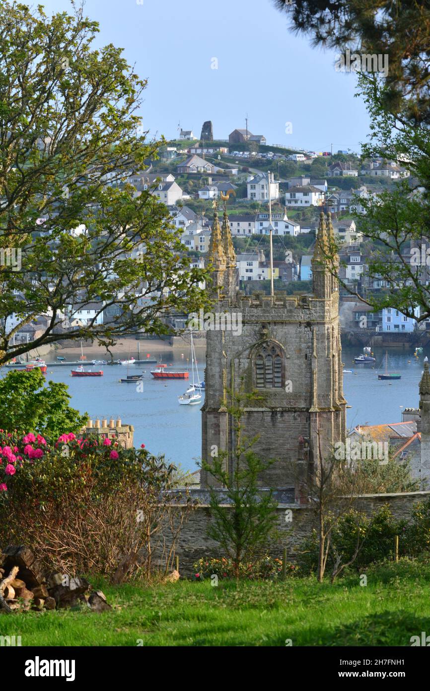 UNITED KINGDOM. ENGLAND. CORNWALLS. FOWEY. THE CHURCH OF THE VILLAGE OF ...