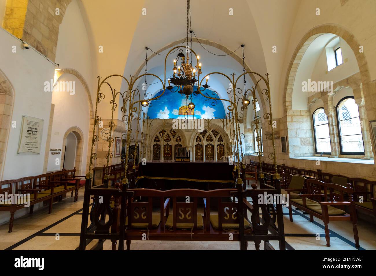 Ancient torah jewish scroll hi-res stock photography and images - Alamy