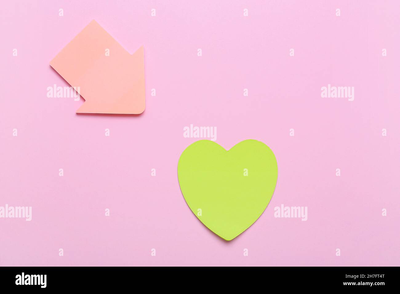 Colorful sticky note papers on pink background Stock Photo - Alamy