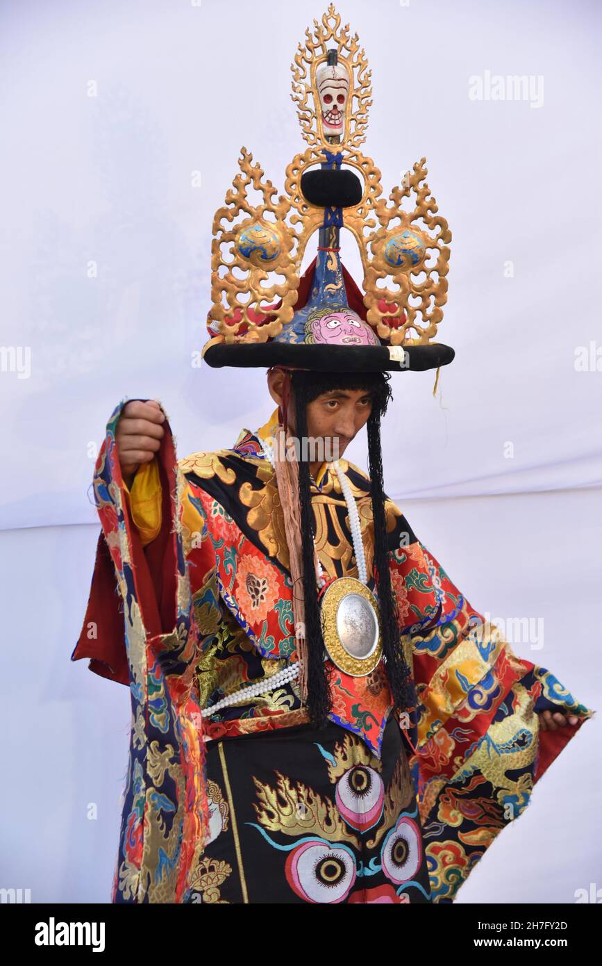 Tribal participants with their traditional dresses during the all India ...