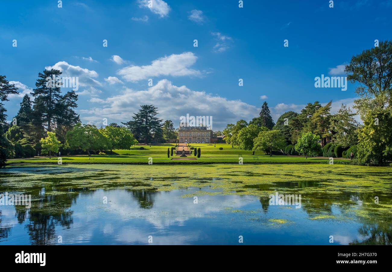 Melbourne Hall viewed across the Great Basin Stock Photo - Alamy