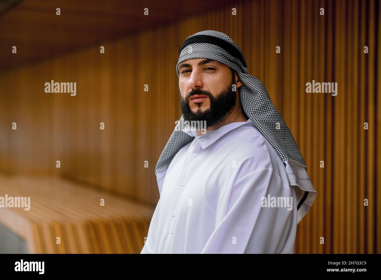 Middle eastern young man in traditional clothing Stock Photo - Alamy