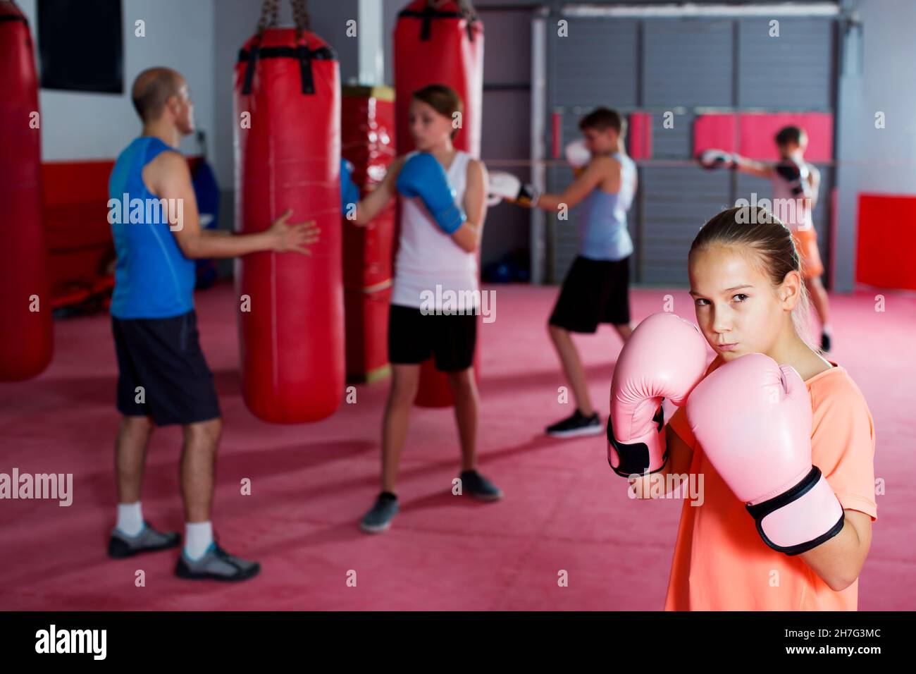 Posing boxing stance hi-res stock photography and images - Alamy