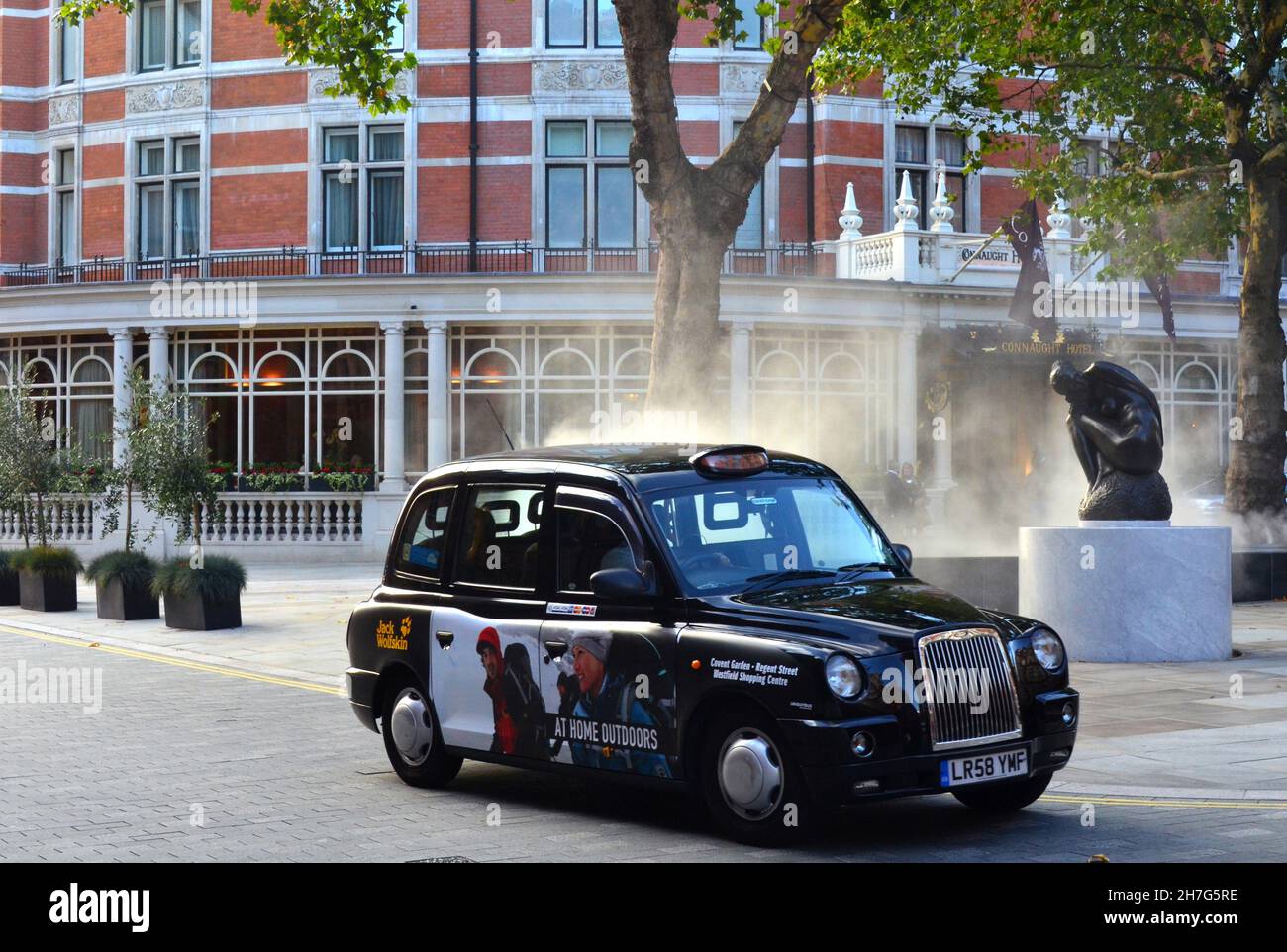 Connaught place london hi-res stock photography and images - Alamy
