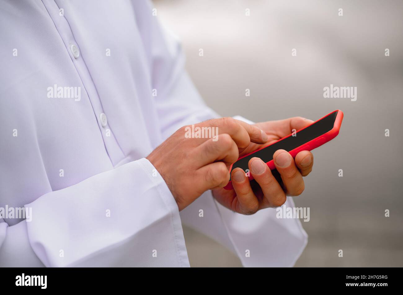 Saudi arabian man hi-res stock photography and images - Alamy