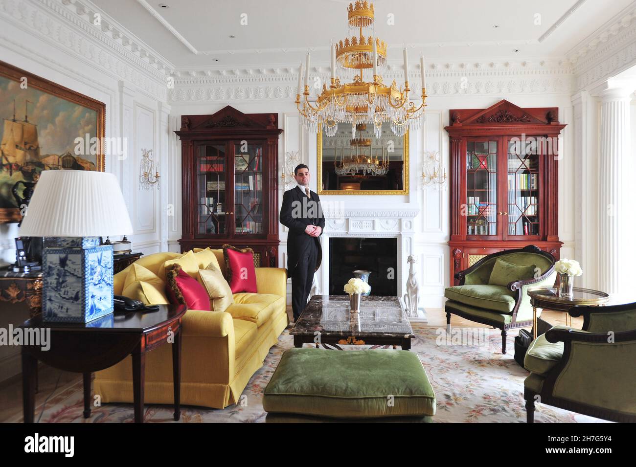 Savoy Hotel London Interior High Resolution Stock Photography and ...