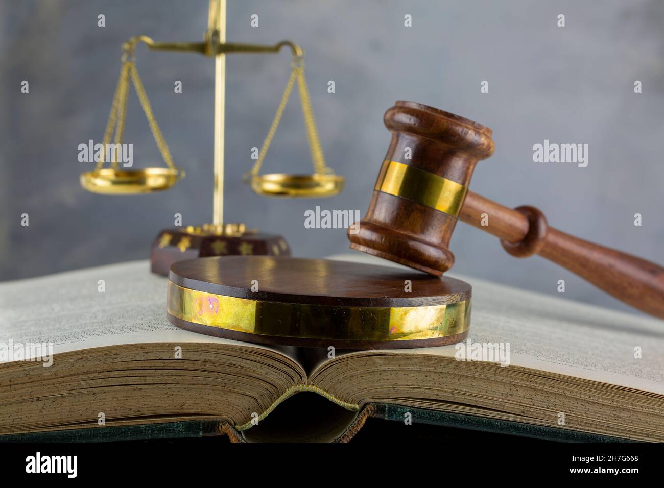 Scales justice judges gavel books hi-res stock photography and images ...