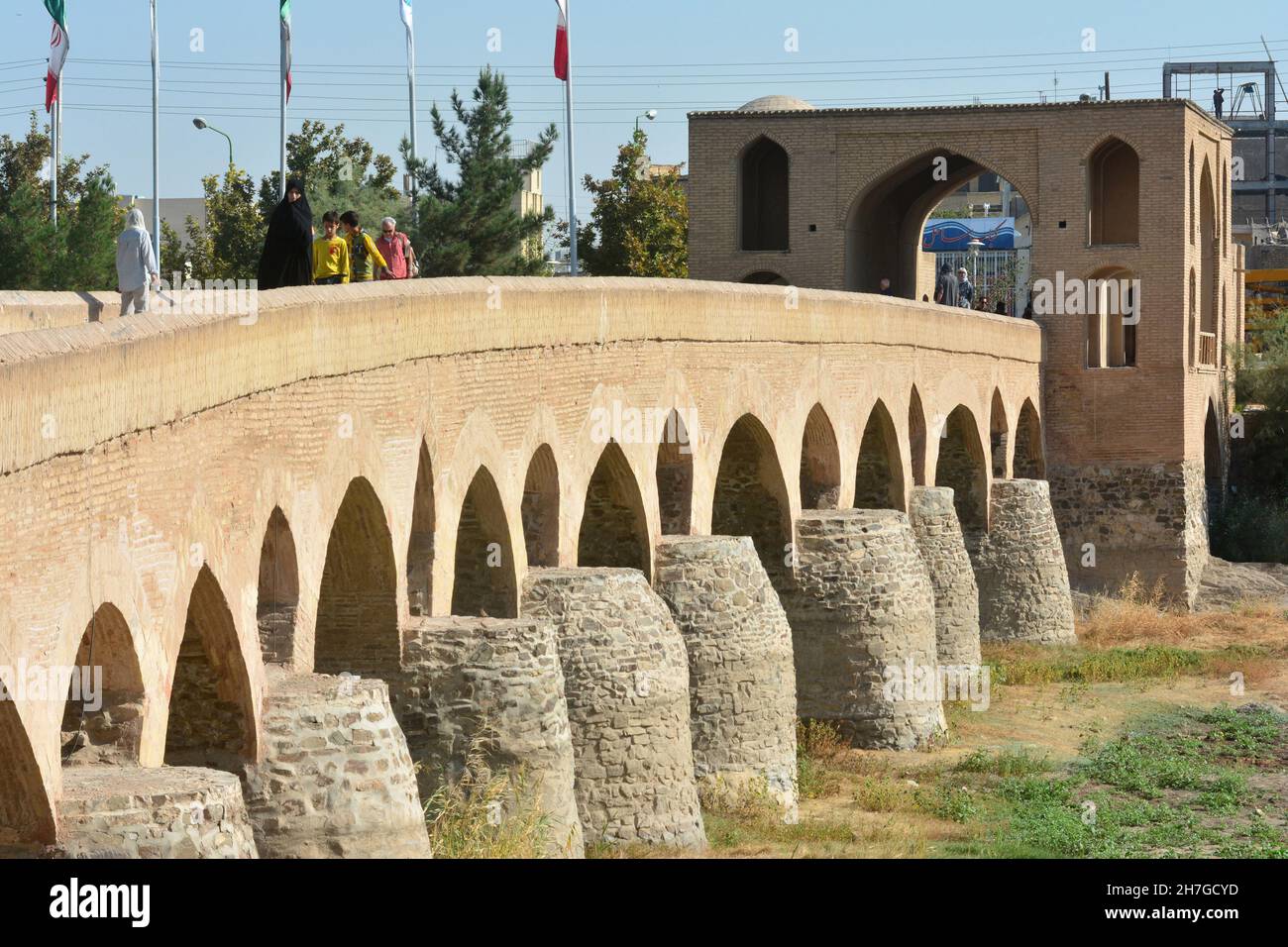 IRAN. ISPAHAN ESFAHAN. THE POL-E CHAHRESTAN BRIDGE IS THE OLDEST OF THE ...