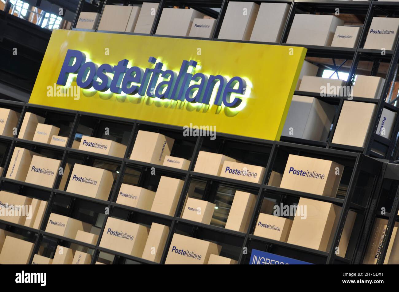 Poste italiane logo hi-res stock photography and images - Alamy
