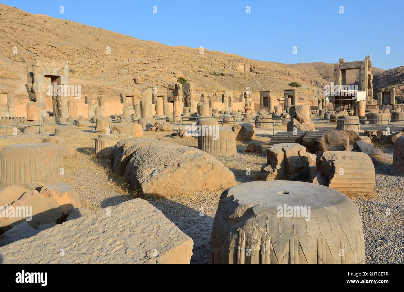 IRAN. SHIRAZ. PERSEPOLIS. THE TEMPLE OF 100 COLUMNS OU THRONE ROOM. THE ...