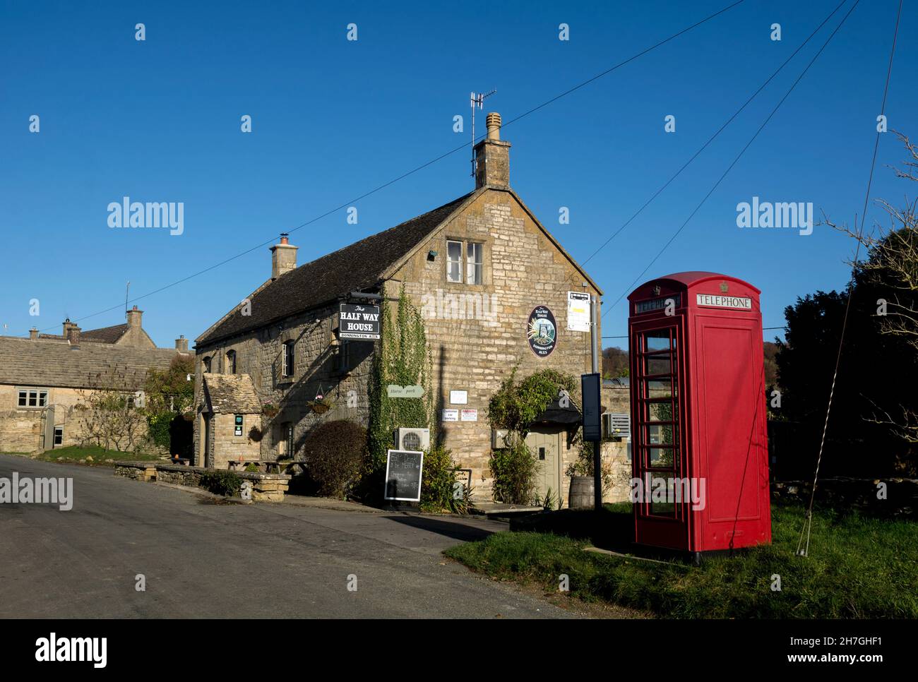 Half Way House pub, Kineton, Gloucestershire, England, UK Stock Photo ...