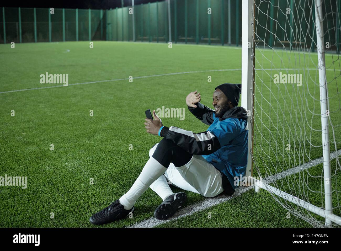 Footballer waving hi-res stock photography and images - Alamy