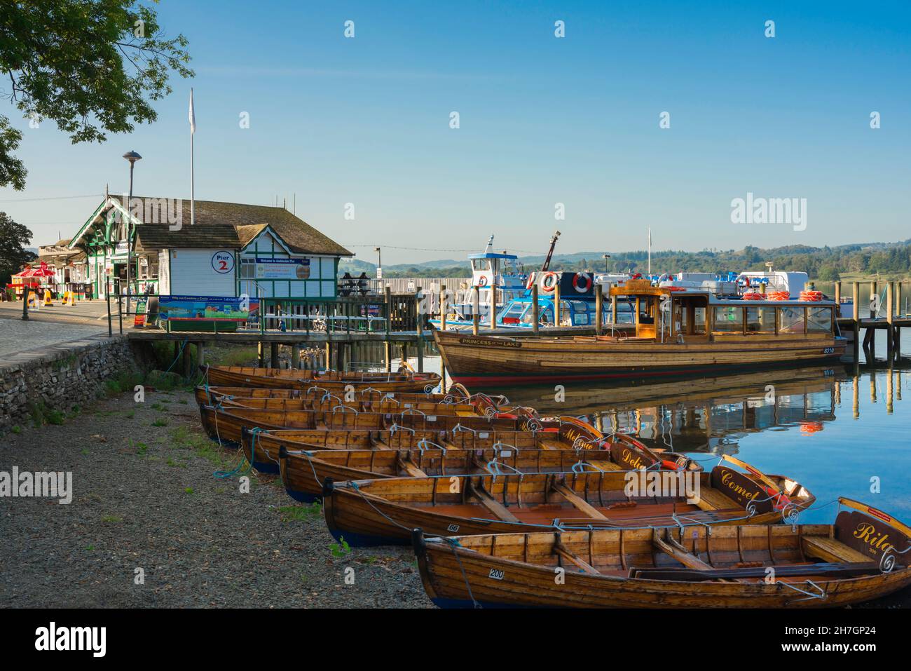 Waterhead, view in summer of pleasure boats moored in Waterhead, a ...