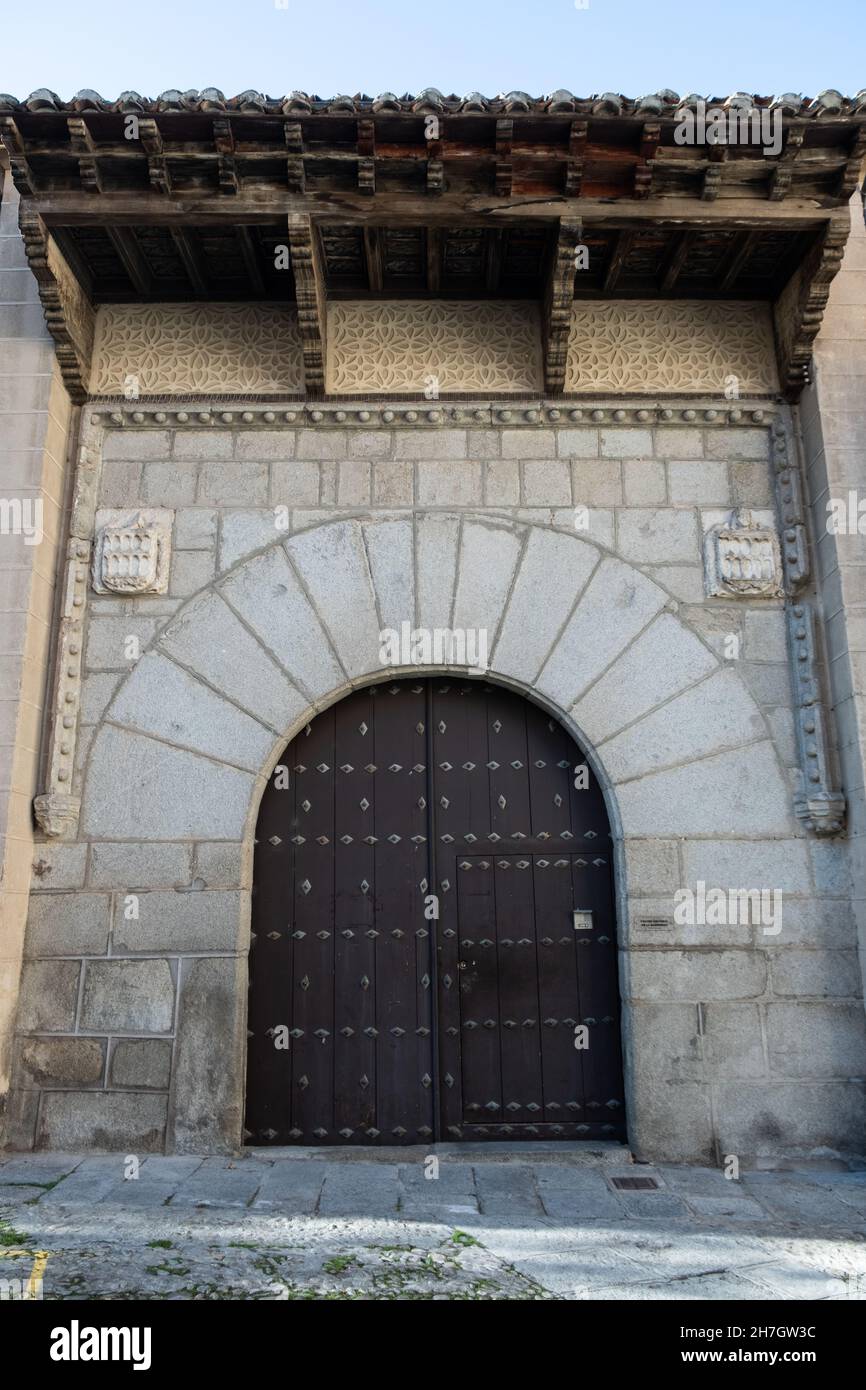 Portal historical building leon hi-res stock photography and images - Alamy