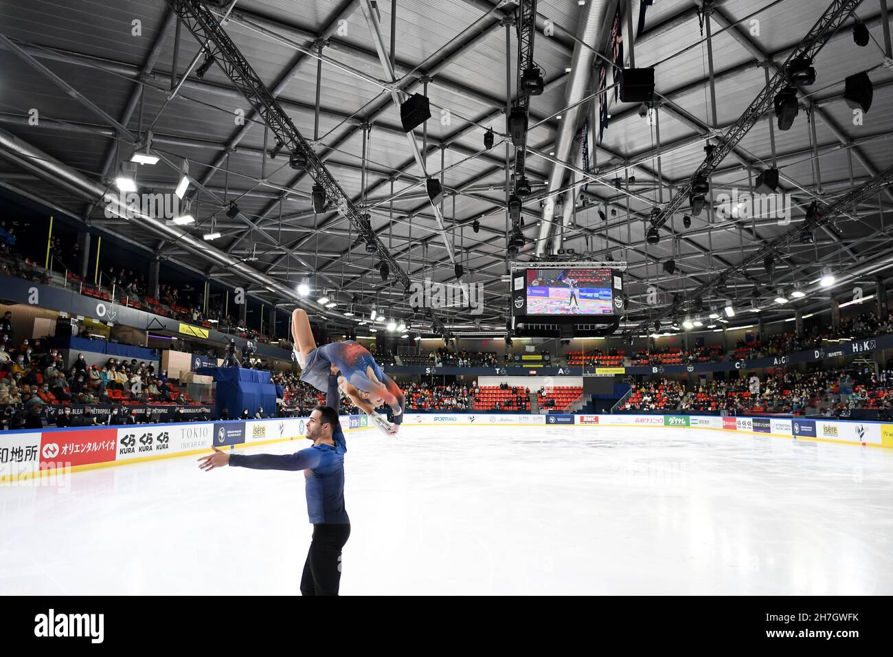 Ioulia CHTCHETININA & Mark MAGYAR (Hungary), during pairs free program ...