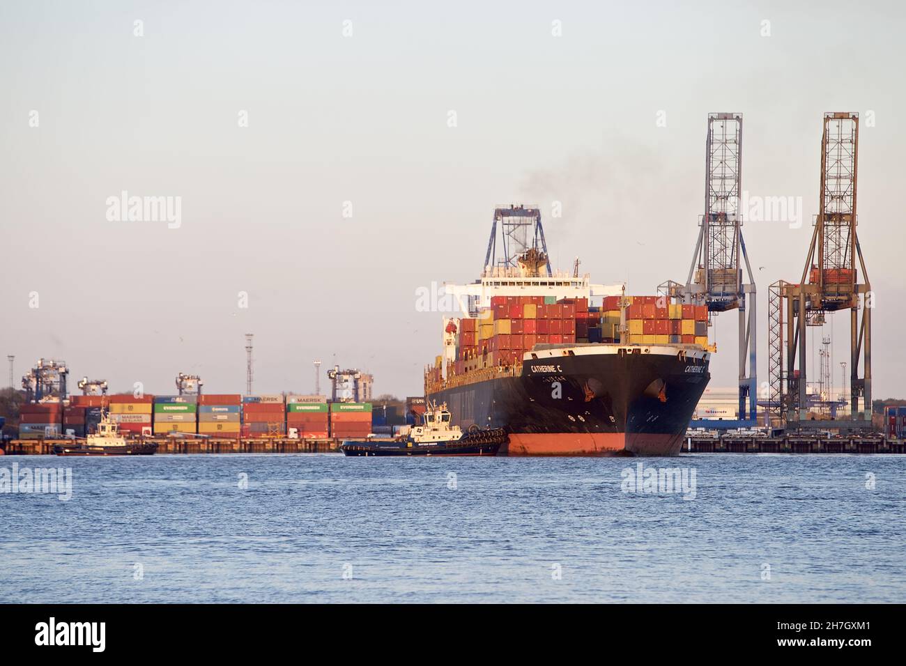 Container ship Catherine C docking at the Port of Felixstowe, Suffolk ...