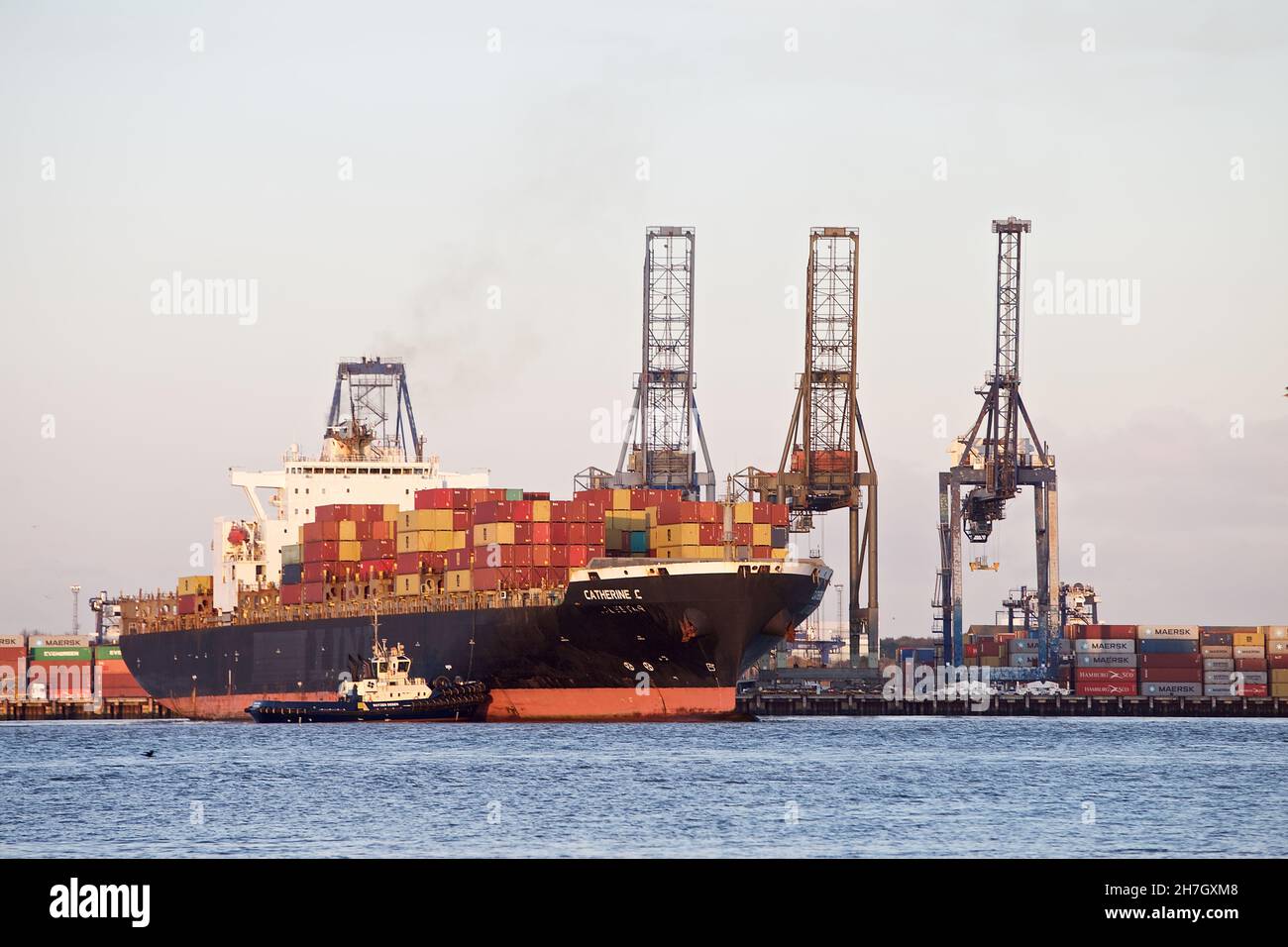 Container ship Catherine C docking at the Port of Felixstowe, Suffolk ...