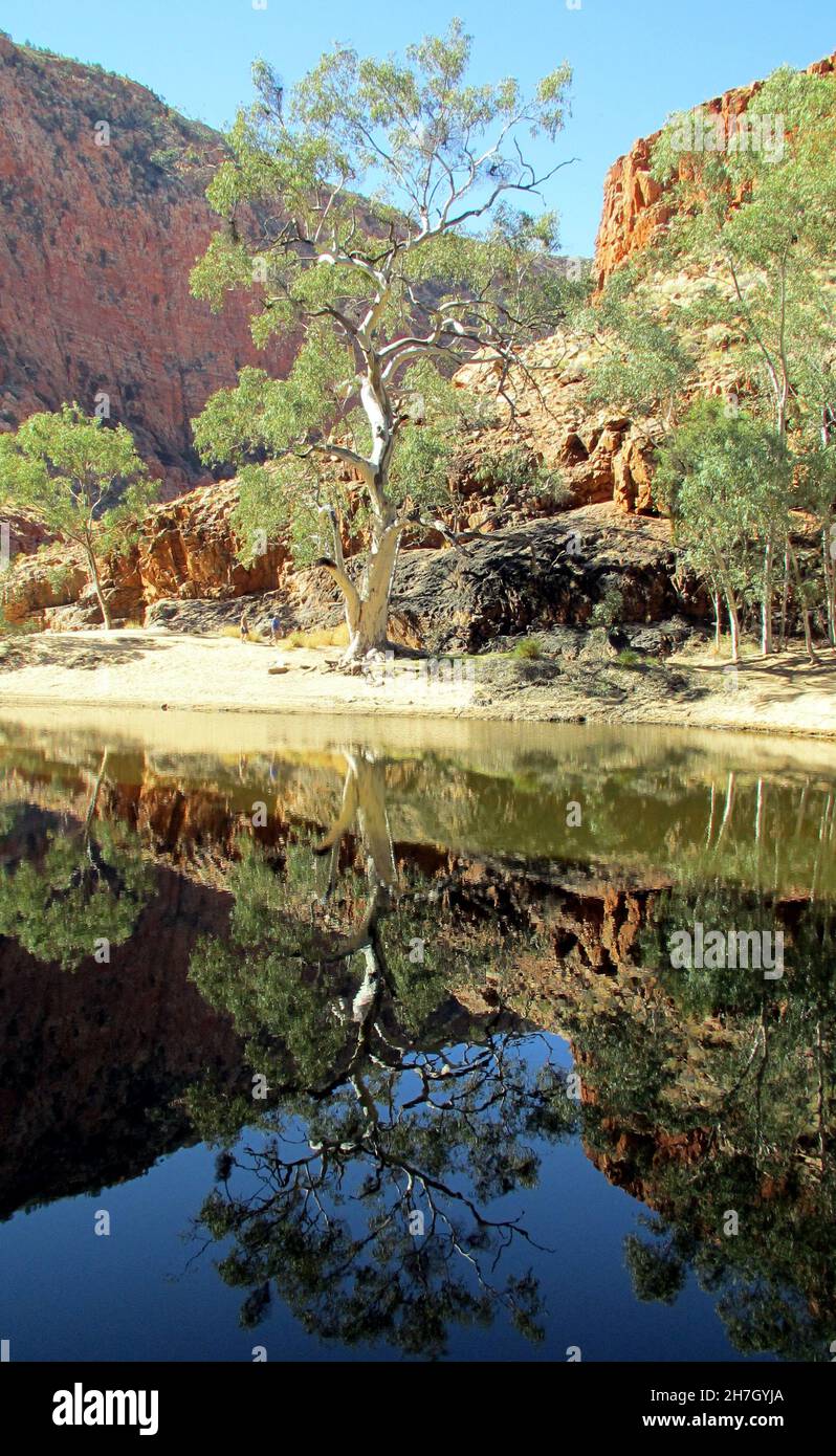 Ormiston gorge central australia hi-res stock photography and images ...